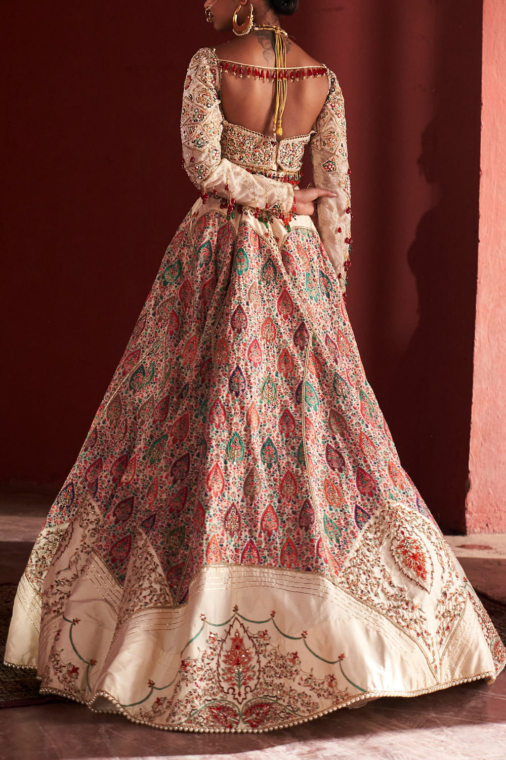Buy Ivory Jamawar Embroidered Lehenga Set By Aditi Gupta At Aashni And Co